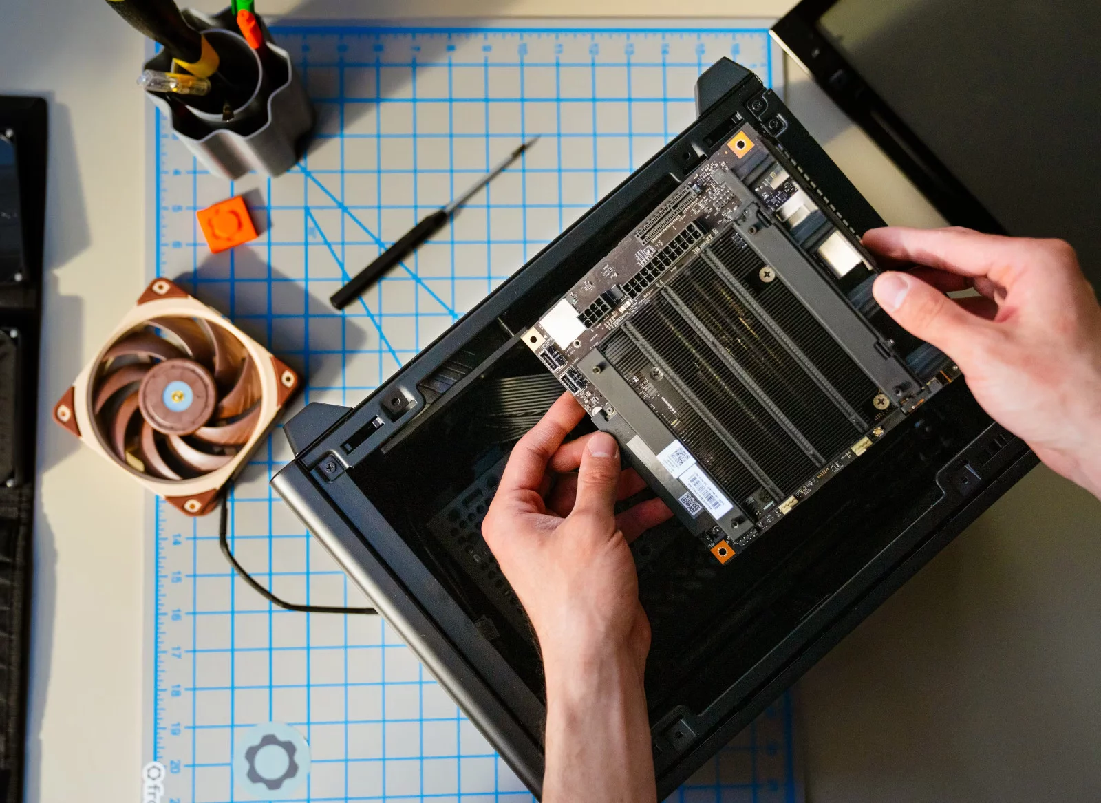 Framework představil Desktop, Laptop 12 a Laptop 13 s procesorem AMD ...