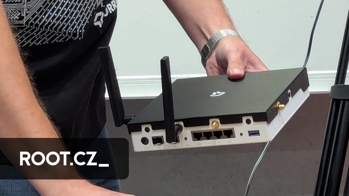 CZ.NIC představil router Turris Omnia NG, má 10GbE porty a třípásmovou ...