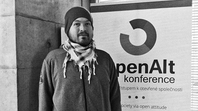 Sailfish OS je lepší volba než Android, který „leakuje“ data vlevo ...