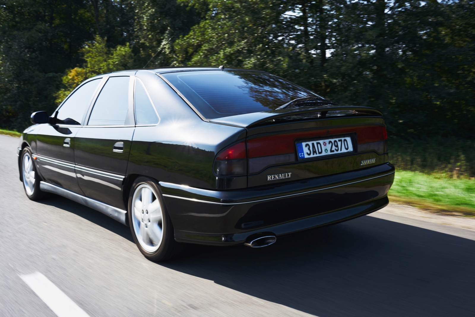 Retro: Renault Safrane Biturbo (1995) - Autobible.cz - Předjedeme vaše představy!