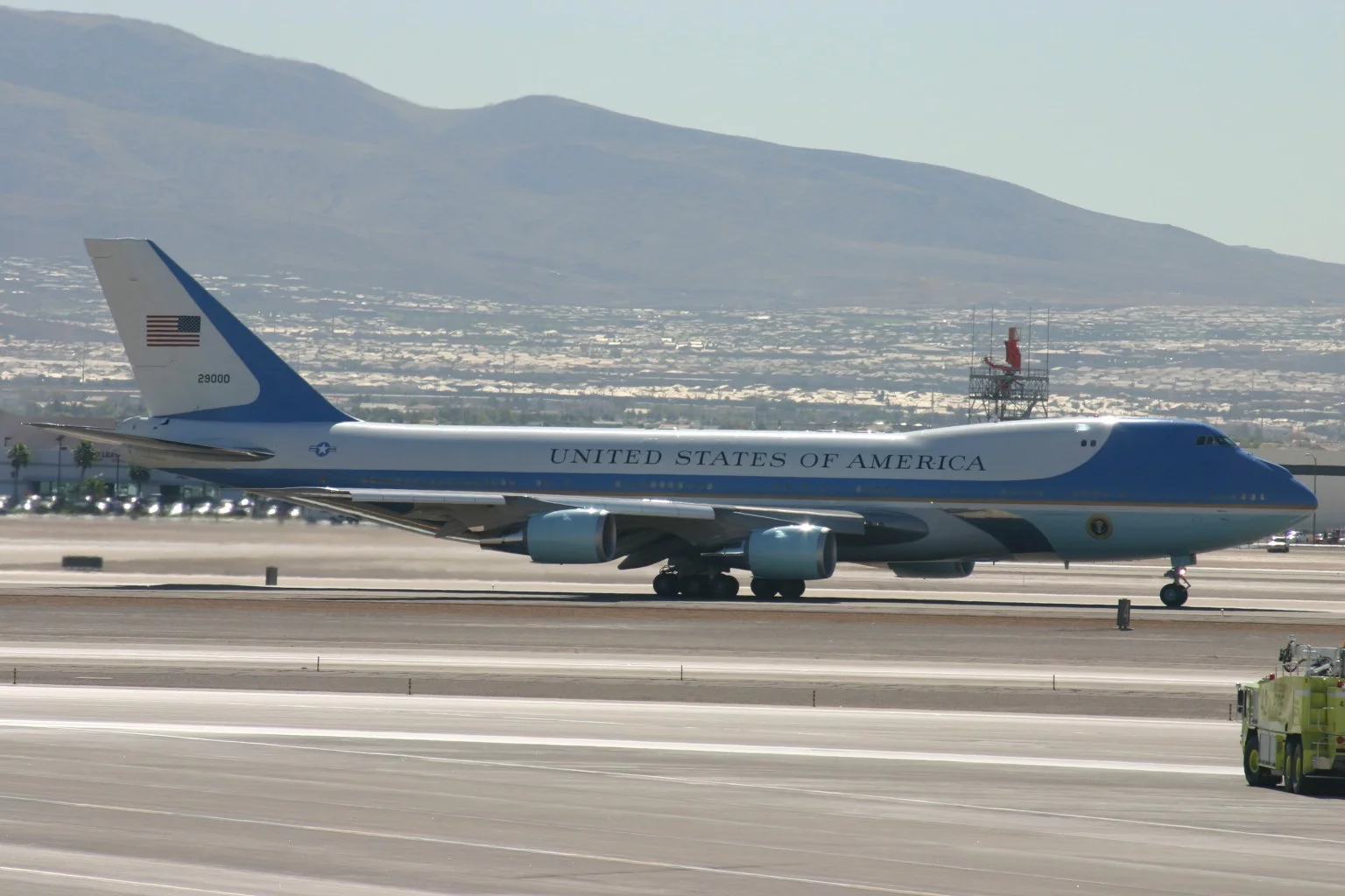 Nevyjde to ani napodruhé. Kvůli zpoždění Boeingu se Trump během svého ...